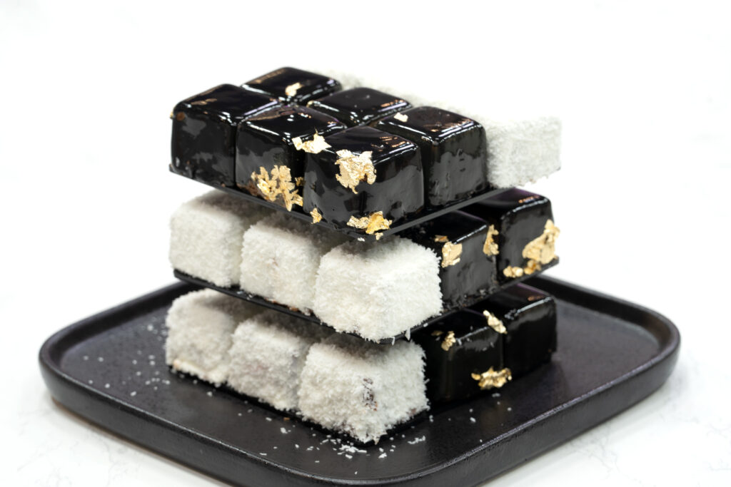 PASTRY CHEF PHÔ DIỄN KỸ THUẬT VỚI CHIẾC BÁNH MANG ƯỚC MƠ VIẾT SÁCH CỦA ...